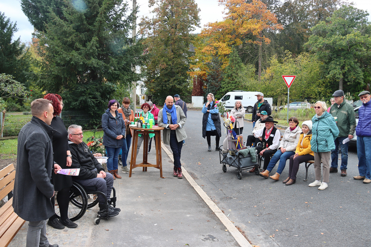 Wiedereinweihung der Menz-Grotte mit Bank für Dorothee Rotter ...
